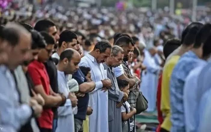 صلاة عيد الأضحى 2024 طريقة أدائها وعدد تكبيراتها مباشر 24